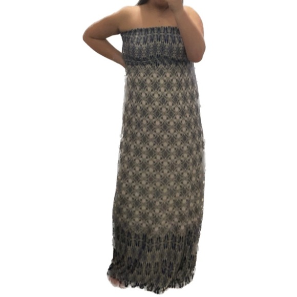 Gilli | Dresses | Gilli Smocked Top Paisley Floral Pattern Blue And ...